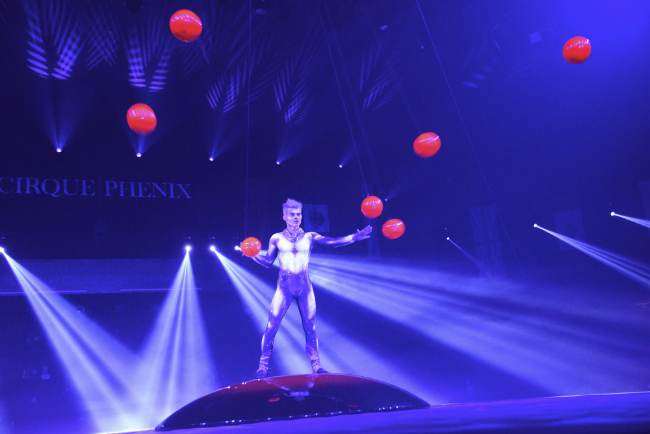 Paris Fetes the Circus Arts: Festival Mondial du Cirque de Demain ...