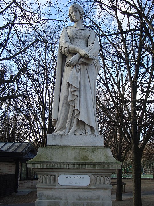 Poppy in Paris: A March Tribute to the City’s Women | Bonjour Paris